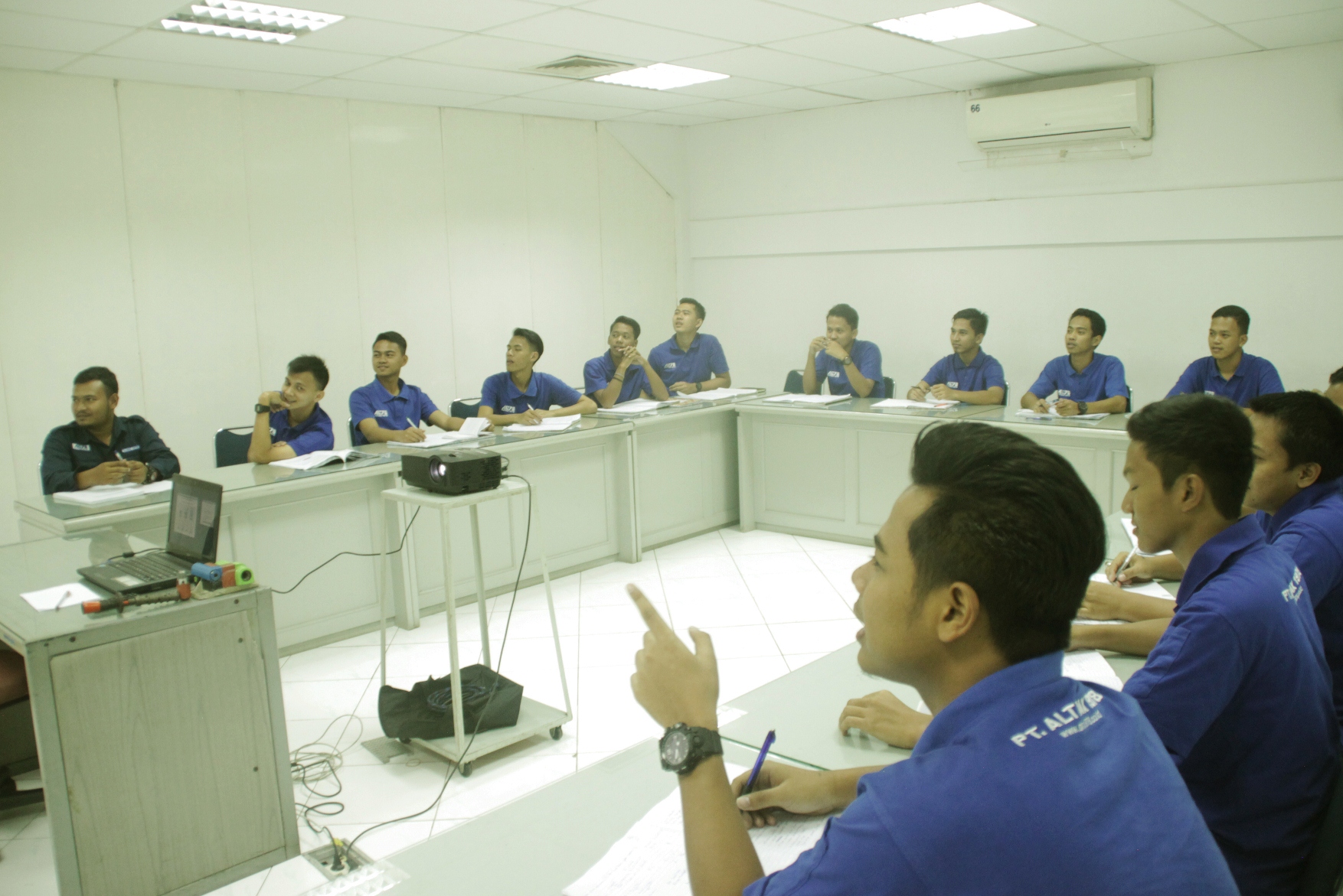 PT. ALTRAK 1978 | Sole Agent & Distributor Heavy Equipment Indonesia ...